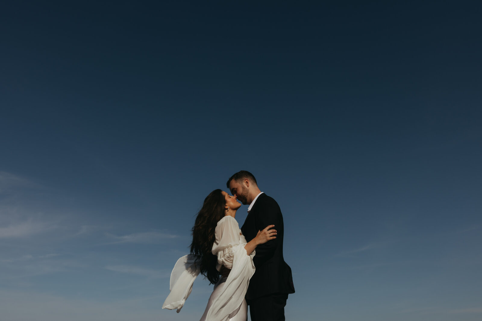 A Romantic & Timeless Beach Engagement Session - kaylashenkphoto.com