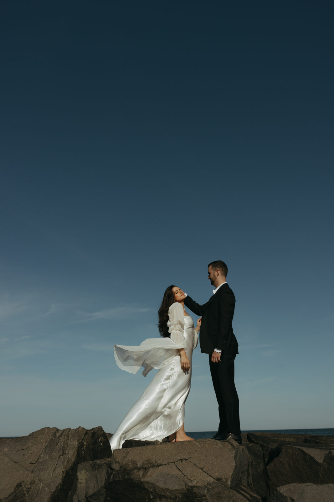 A Romantic & Timeless Beach Engagement Session - kaylashenkphoto.com