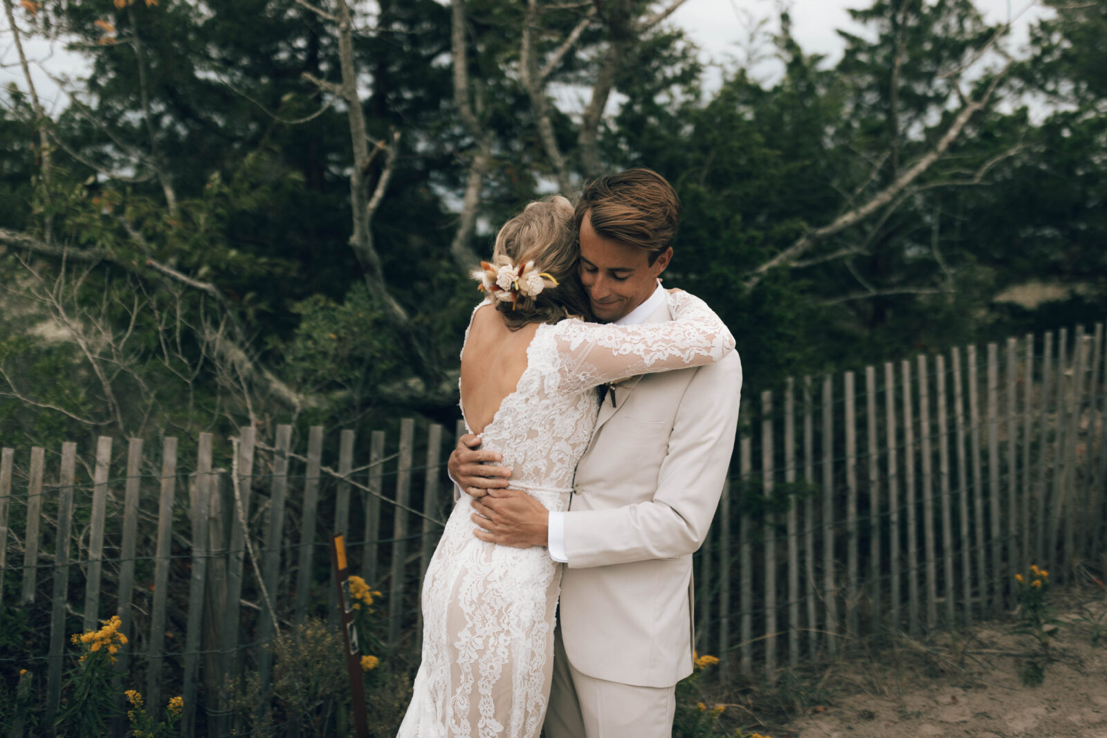 A Beach Surf Wedding with a Vintage Twist - kaylashenkphoto.com