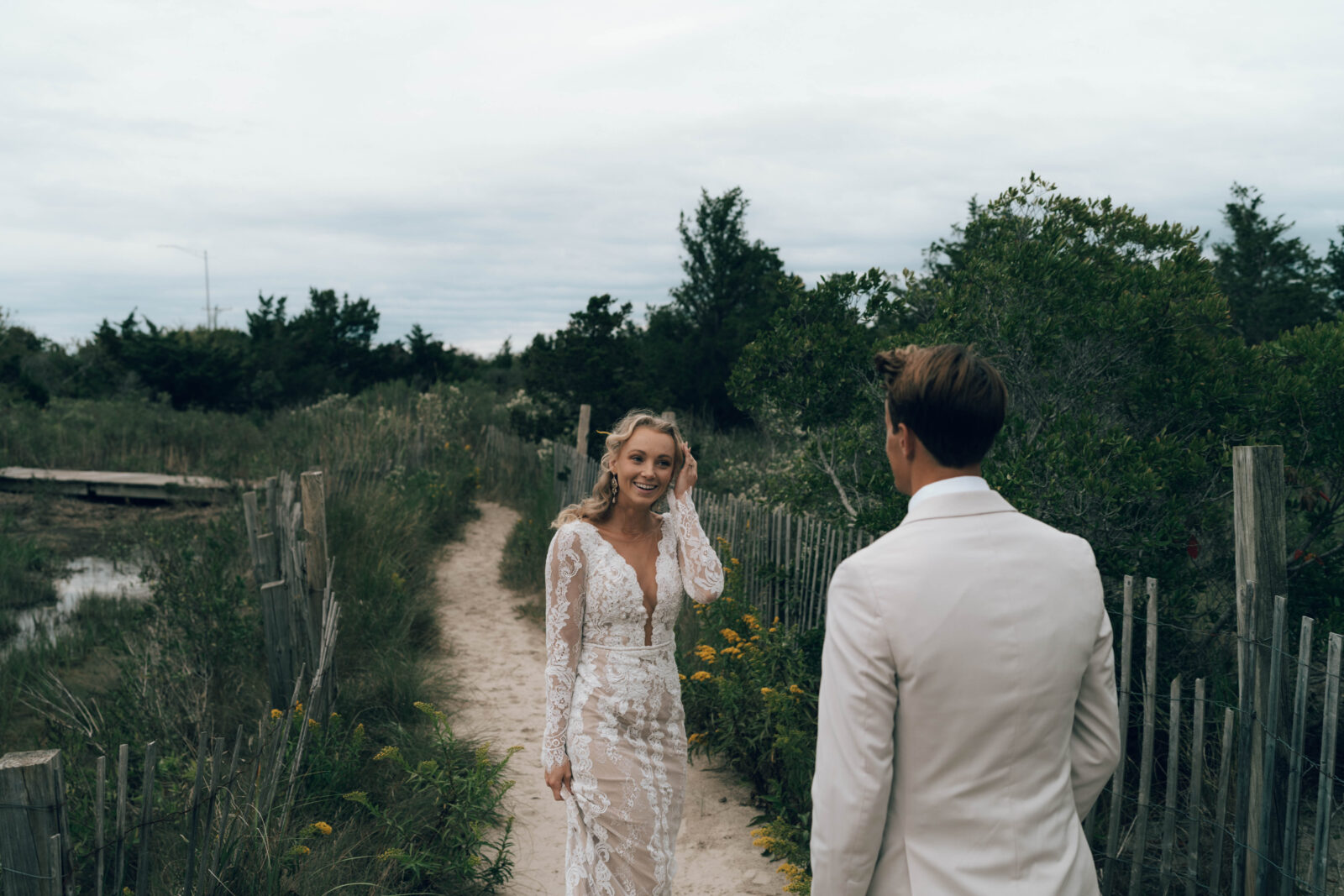 A Beach Surf Wedding with a Vintage Twist - kaylashenkphoto.com