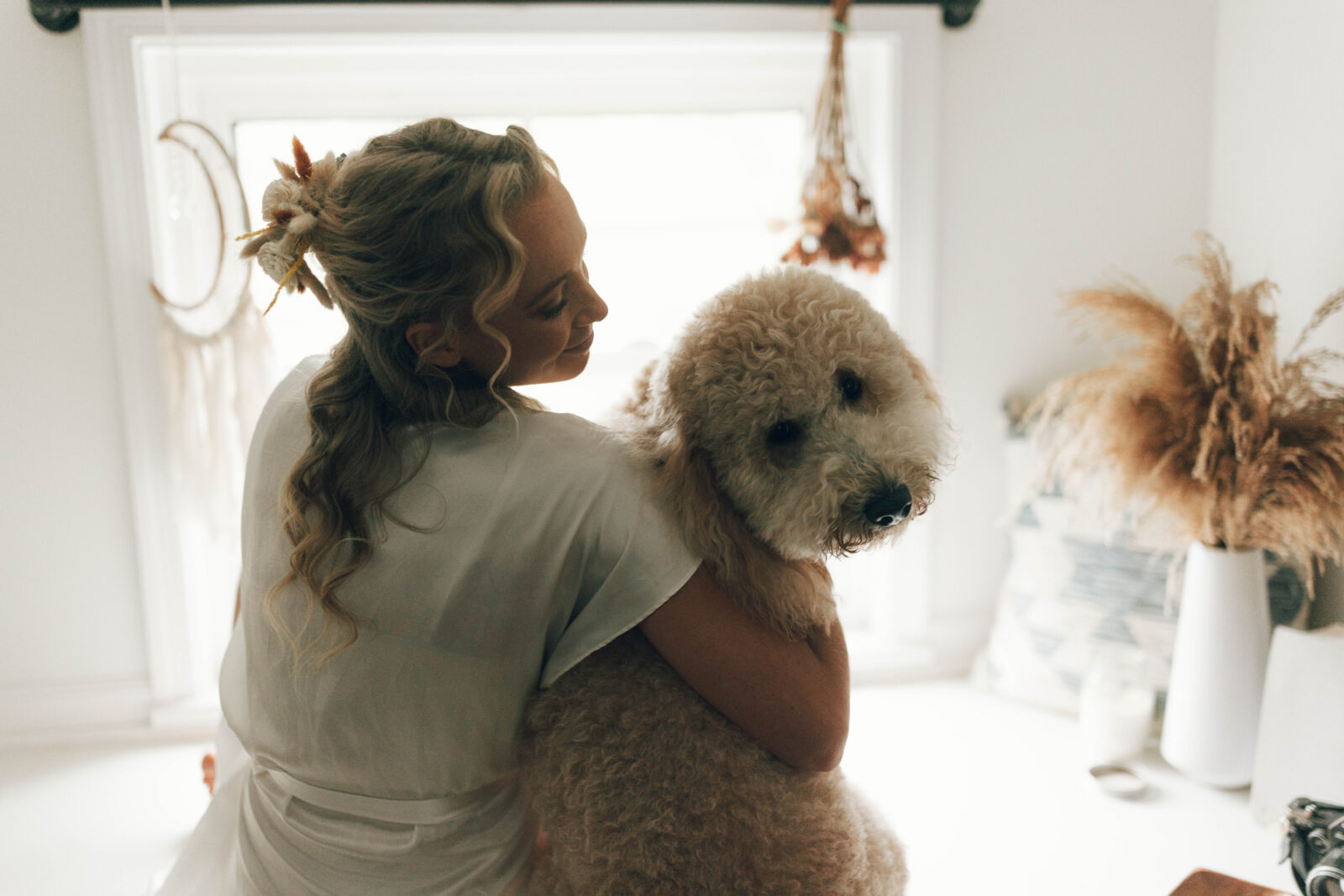 A Beach Surf Wedding with a Vintage Twist - kaylashenkphoto.com